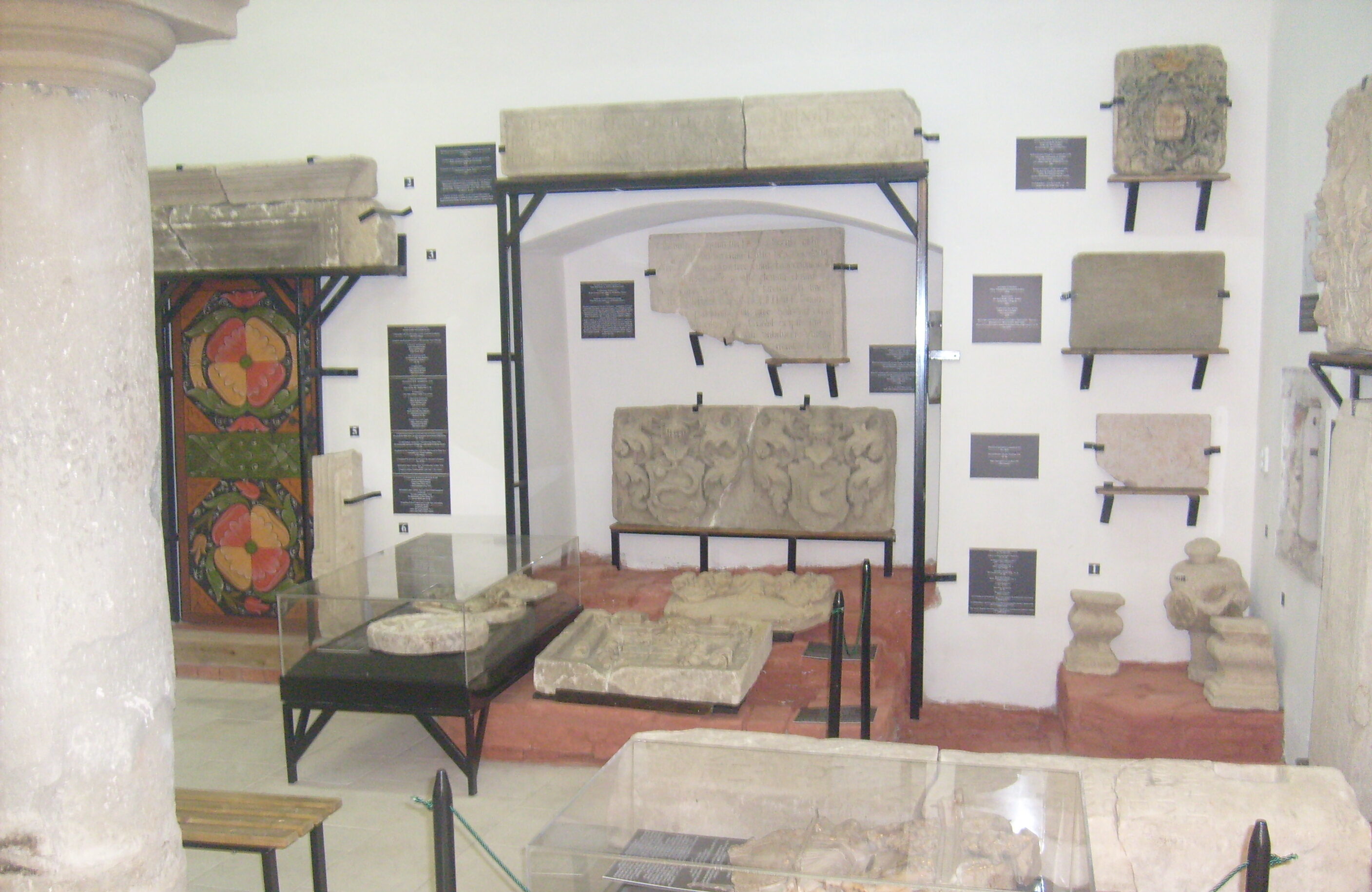 Eseul – MAGAZIN CRITIC – UNIUNEA JURNALIȘTILOR INDEPENDENȚI